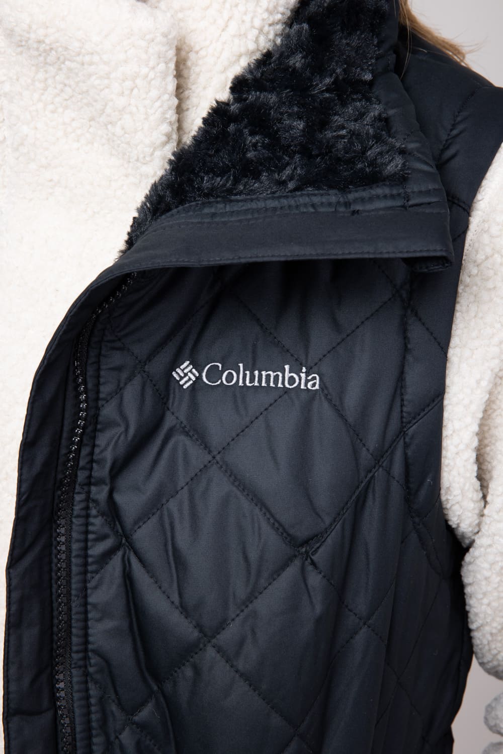 Columbia Copper Crest II Mid Vest for Women in Black | 2086621-010 – Glik's
