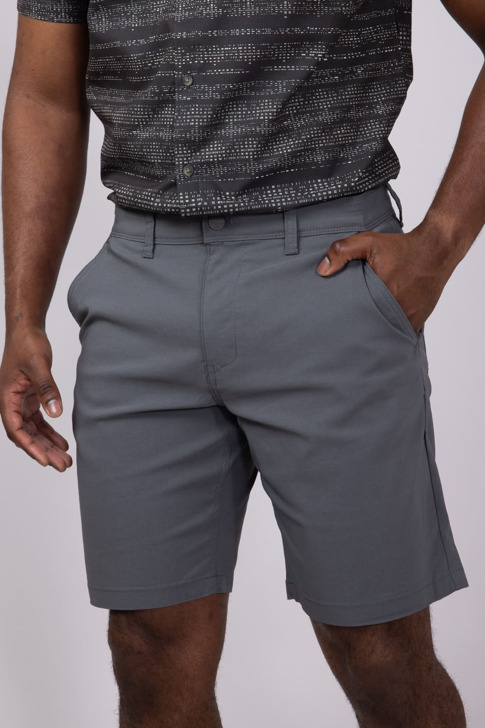 Weatherproof Vintage 9.5 Tech Utility Shorts for Men in Platinum | W4S ...