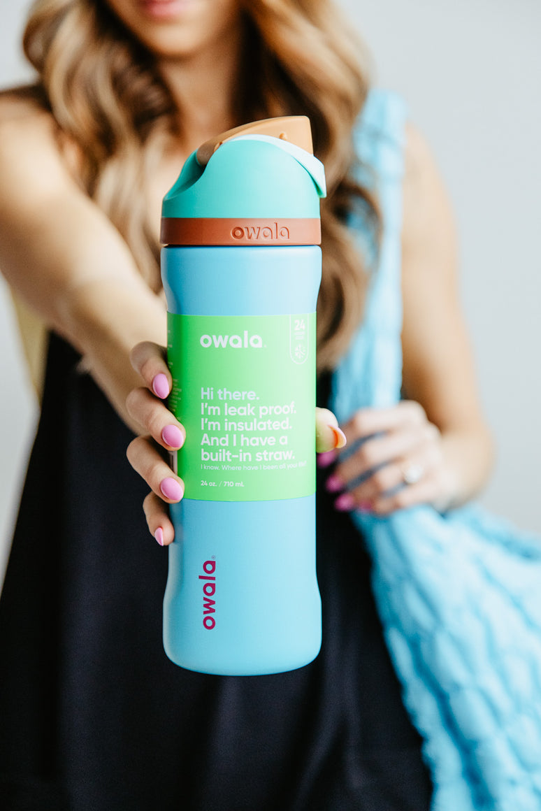 Owala FreeSip 24 oz Stainless Steel Water Bottle in Blue | C05771-PALM ...