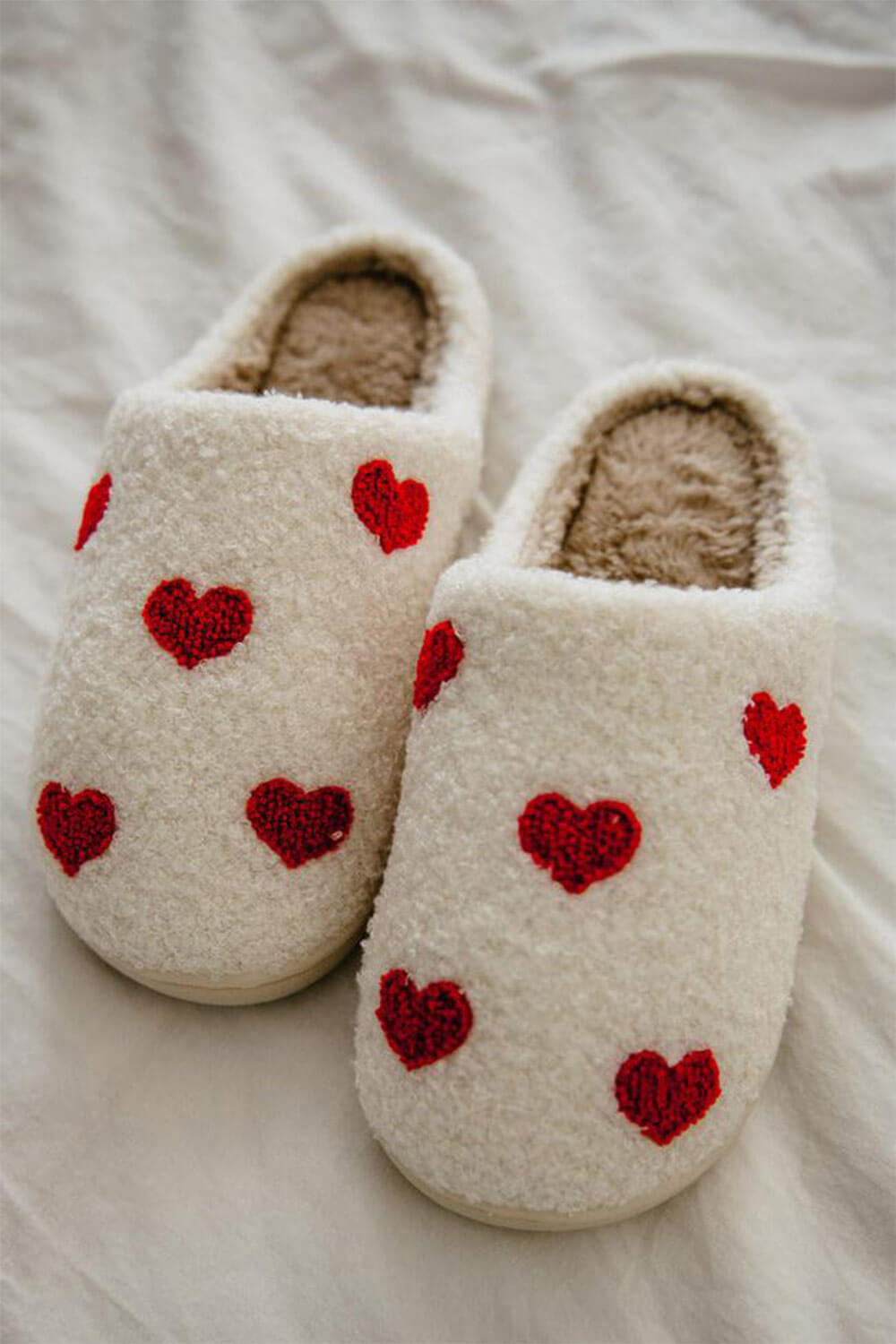 Red Heart Slippers for Women in White | KDC-SLPR-101-WHT – Glik's