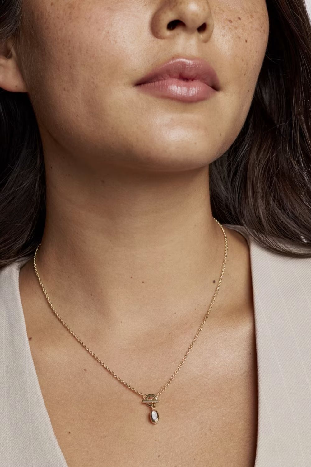 Kendra Scott Mini Elisa Toggle Short Gold Pendant Necklace in Ivory Mo ...